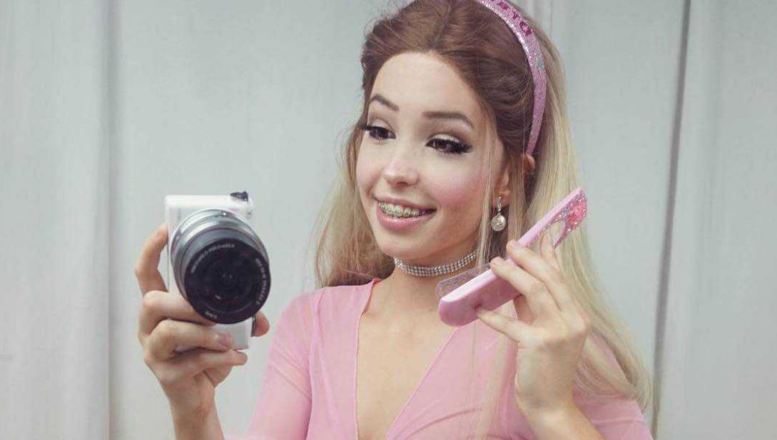 Belle Delphine Net Worth 2024: Age, Height, Weight, Boyfriend, Dating, Kids, Bio-Wiki