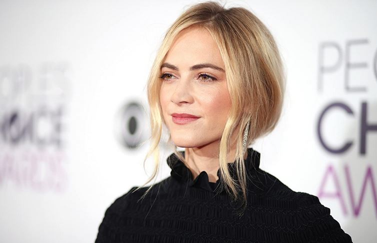 Emily Wickersham Net Worth 2024: Age, Height, Weight, Husband, Kids ...