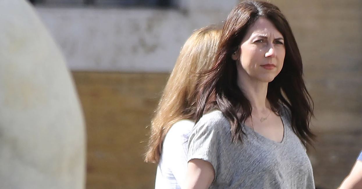 MacKenzie Bezos Net Worth 2024: Age, Height, Weight, Husband, Kids, Bio ...