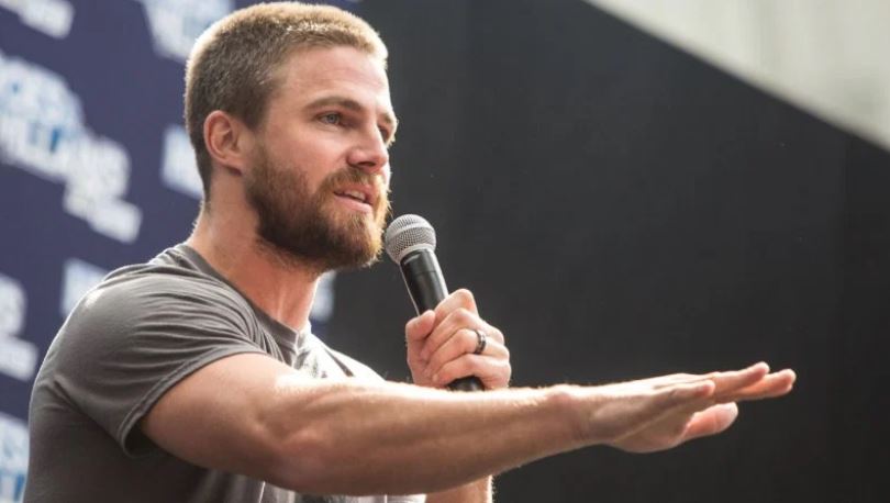 Stephen Amell Net Worth 2024: Age, Height, Weight, Wife, Kids, Bio-Wiki